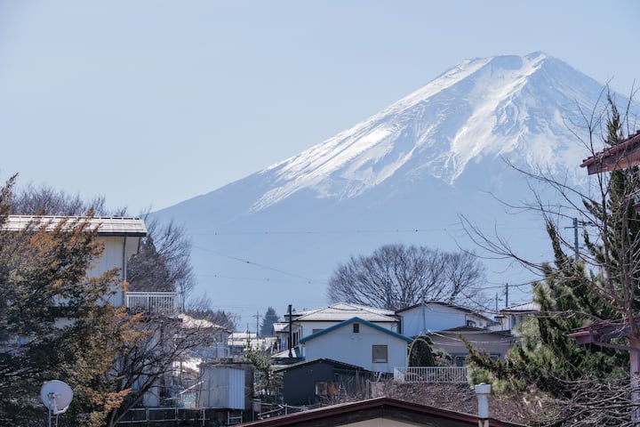 河口湖近く/家族＆ビジネスマンも楽しめる宿/富士山駅徒歩800m8分/新装一室貸切/24h駐車場あり - 富士吉田市