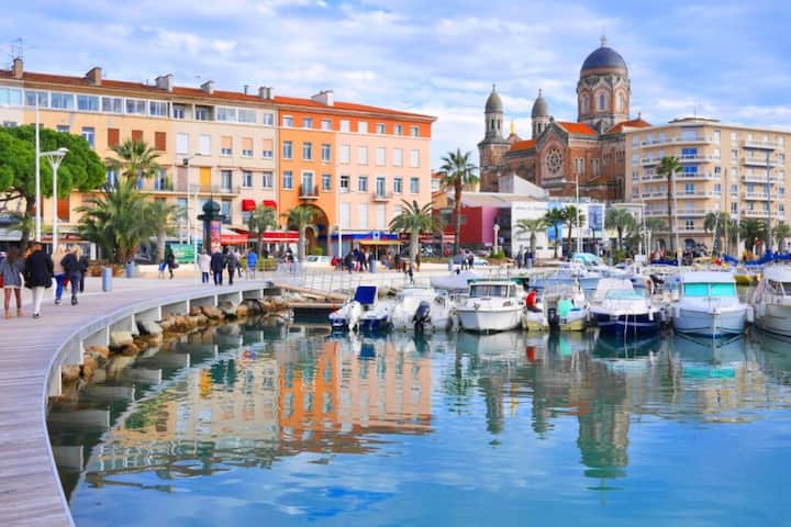 Oxford – T3 Sous Les Toits, Clim & Parking - Fréjus