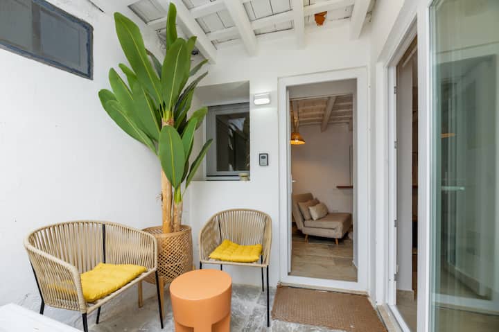 Silos Secret · Boutique Studio | Patio · A/c - Tarifa