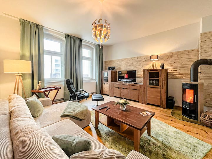 Quiet Apartme | Near Stadium | Fireplace | Parking - Halle (Saale)