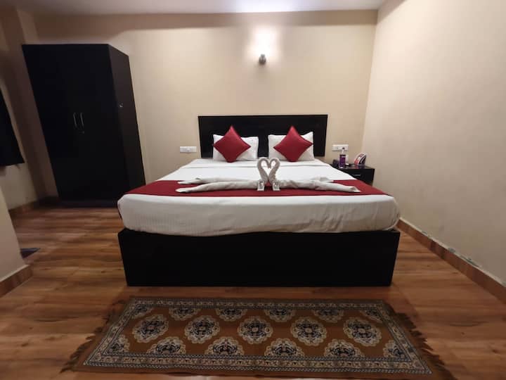 Classic Rooms With Ac And 24hrs Hot Water Facility - 