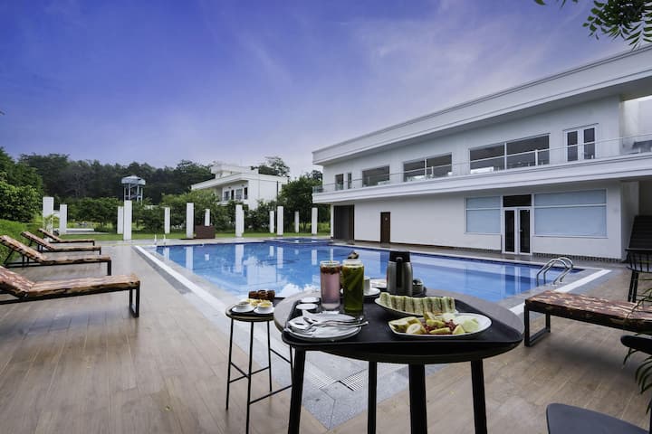 Luxurious Wilderness Escape Near Jim Corbett - Corbett National Park