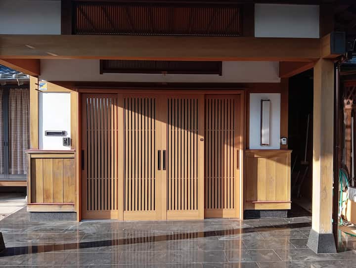 長崎佐世保、海光る町の民泊「やぎみちの家」一棟貸し切り、駐車場５台、大型犬含むペット可 - Sasebo