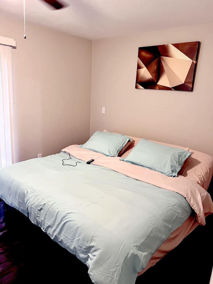 Centralized Budget-friendly 3br/3ba Gainsvle Stay - Gainesville, FL