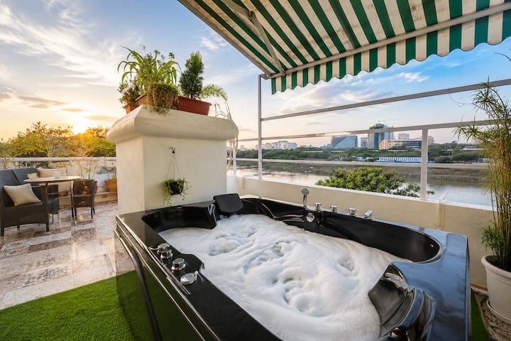 Riverside 3bhk | Private Jacuzzi | Koregaon Park - Pune