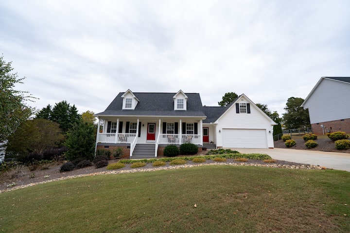 Great Location Between Greenville And Easley! - Easley, SC
