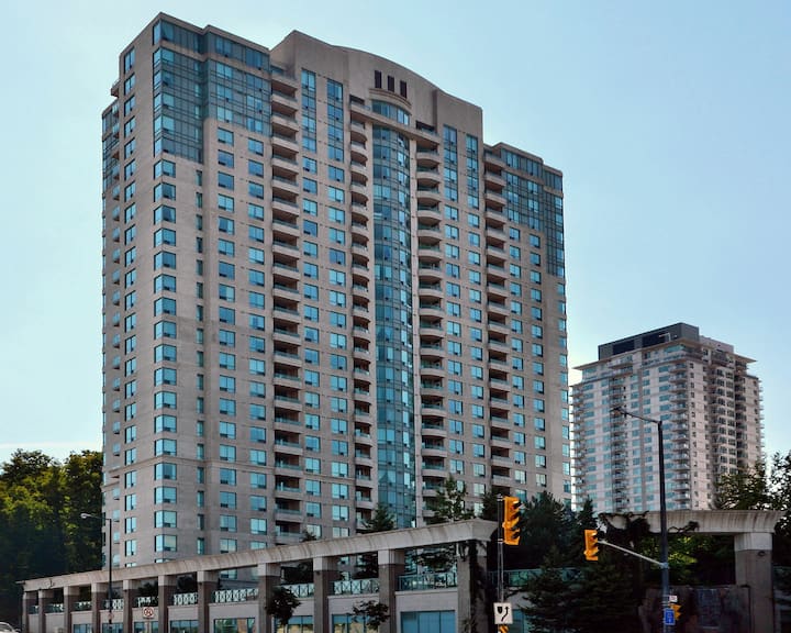 3 Bed/2 Bath-modern Furnished Condo-near S.t.c - Toronto