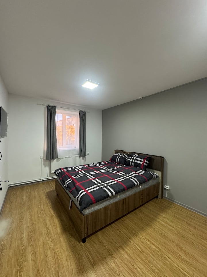 Janel Apartments 4 - Kisjenő