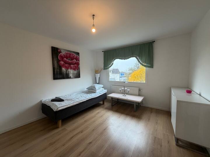 Workers 3br 1bath Volvo Parking - Kungälv