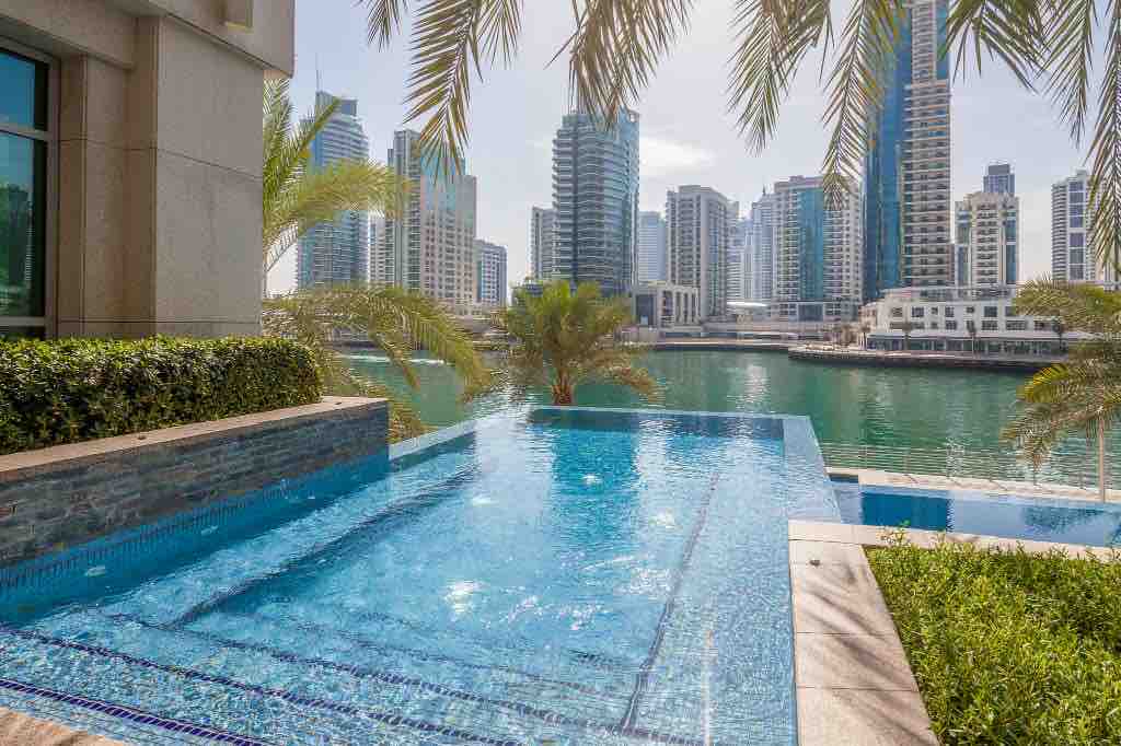 Heart of Marina| Infinity Pool & Beach| Sleeps 4 - Airbnb