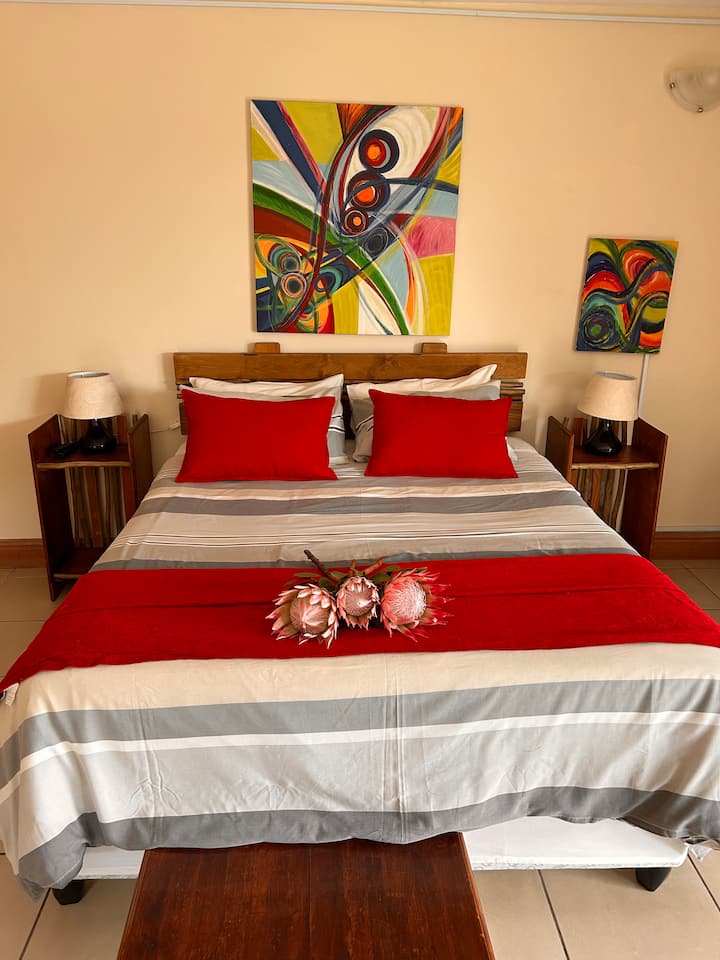 Your Seaside Escape Across From The Beach - Port Alfred