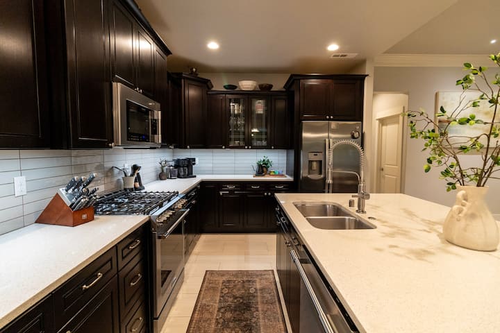 Pasco 3br Private Luxury + Ev + Large Fenced Yard - Pasco, WA