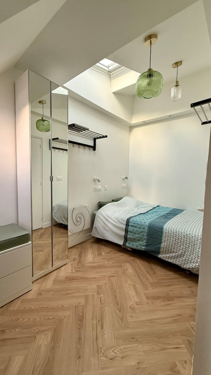 Studio - Métro Trinité - Panthéon