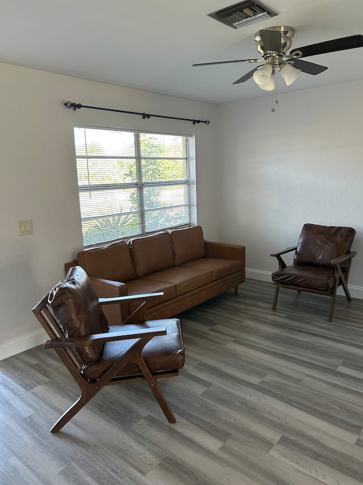 Cozy Apartment In Central Location Off Pine Island - Cape Coral, FL