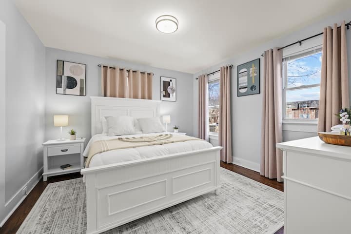 Bright Modern 2br - Bristol, CT