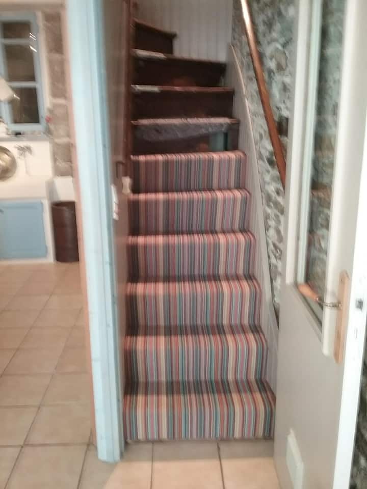 Maison Mitoyenne Atypique Du Xviii De 4 éTages - Granville