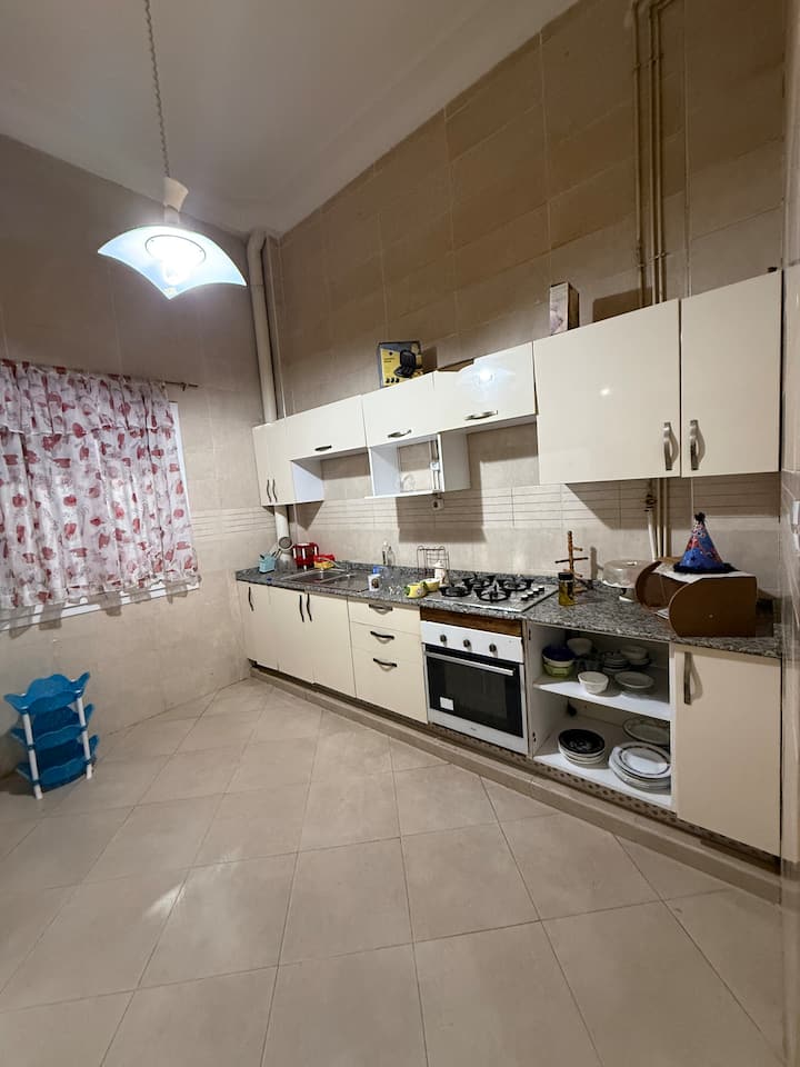 Appartement Spacieux En Centre-ville - Mostaganem