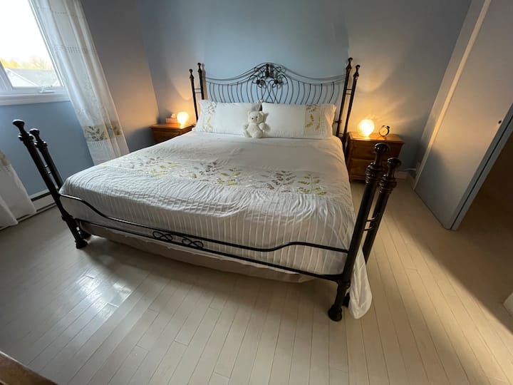 Gîte Pommes De Pins - Chambre Lit King - Amos