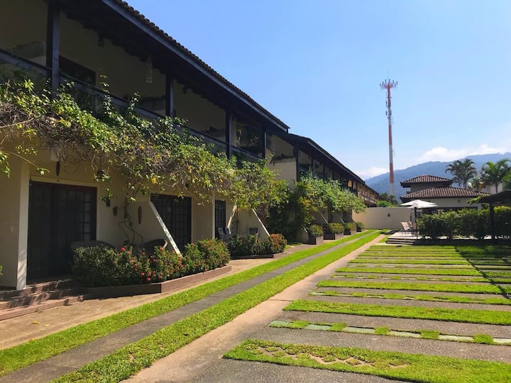 Casa Em Condomínio Fechado! Segurança Para Família - São Sebastião