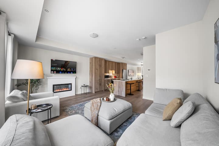 Modern 4br Townhouse Near Go & Downtown Oakville - Oakville
