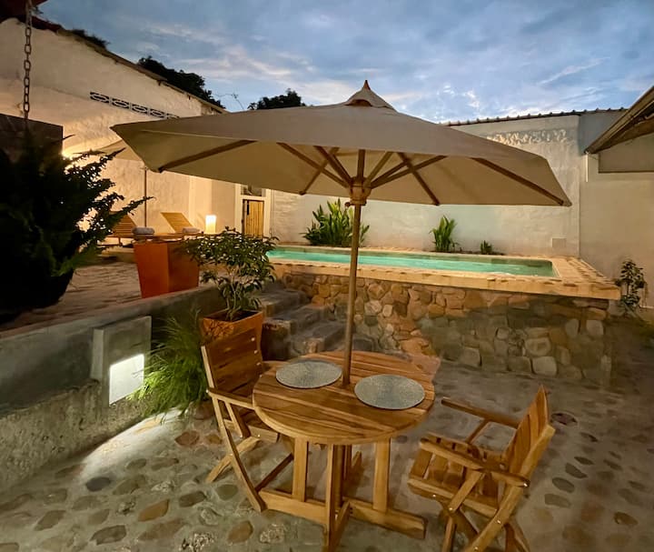 Encantadora Casa Colonial Con Piscina En Honda - Honda