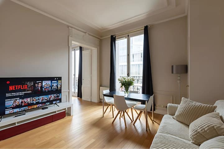 Eiffel View - Chic 1br - Palais Des Congrès - Le Parc des Princes