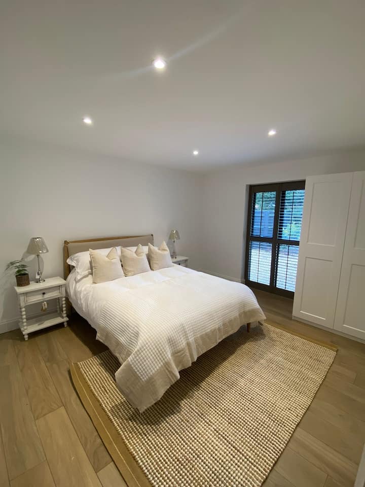 Cosy Converted Barn - Beaconsfield, UK