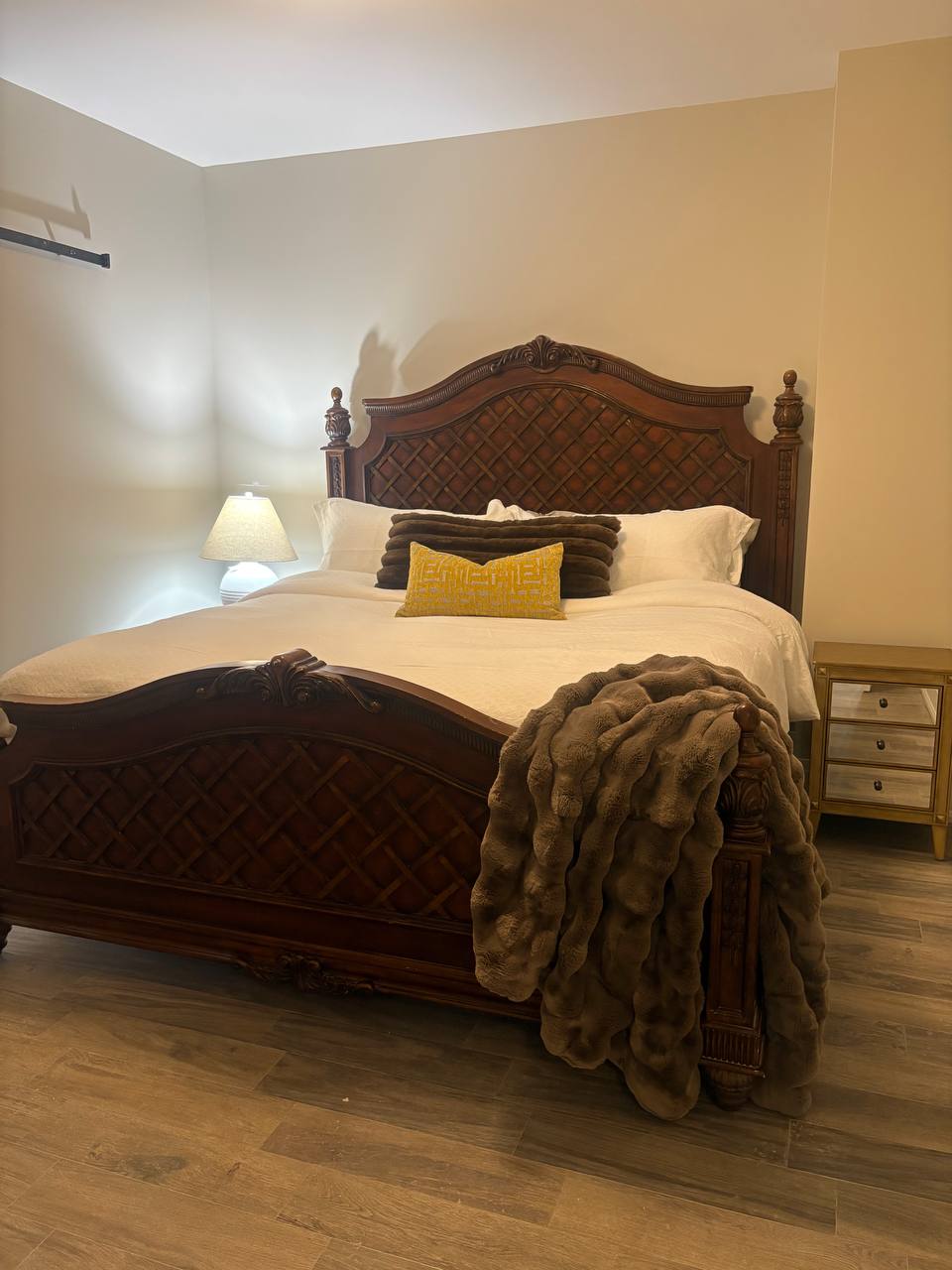 Newly Decorated Home Comfortable & Modern Midtown - Houses for Rent in ...