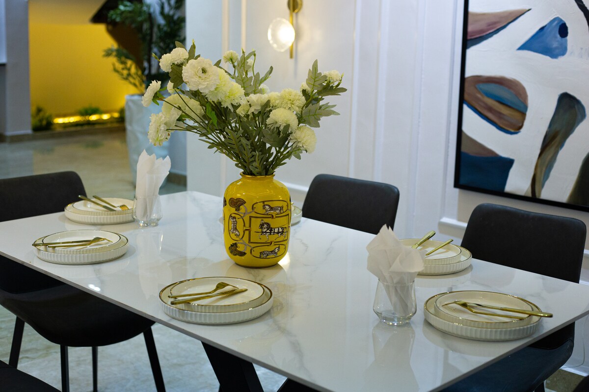 Private Cinema Duplex. 3BR. 6 Guests. 24/7 Power - Houses for Rent in ...