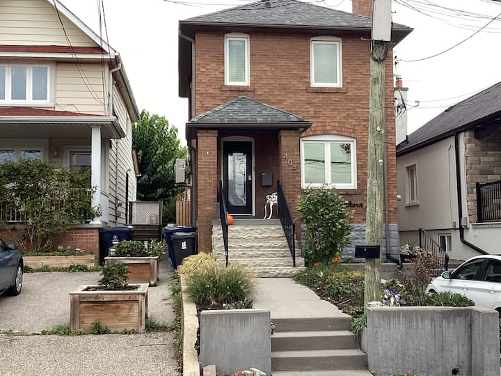 West End Retreat - Toronto, ON