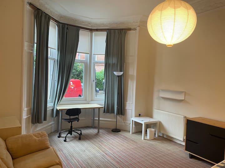 Main Door West End Flat - Glasgow