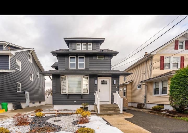 Large 4 Br Family Home/5 Min From American Dream - Belleville, NJ