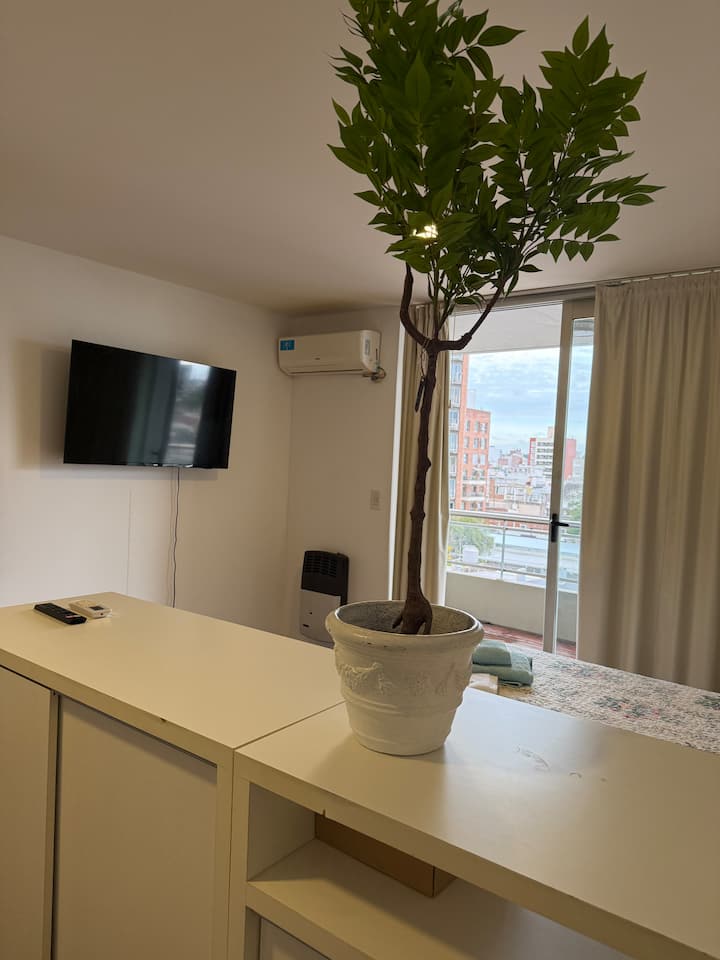 Hermoso Depto. Céntrico Con Pileta Y Balcon - San Nicolás de Los Arroyos