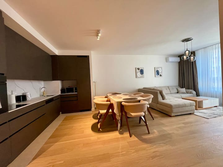 City Crown Residence–modern Two Bedroom @ Bw - Belgrado