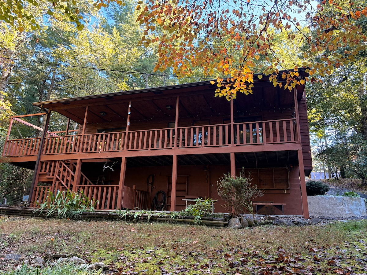 Escape to the Hepp’s Hideaway 2 - Murphy! - Cabins for Rent in Murphy ...