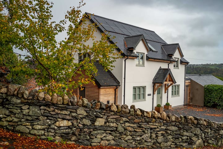 Luxury Snowdonia Cottage With Hot Tub - Snowdonia National Park