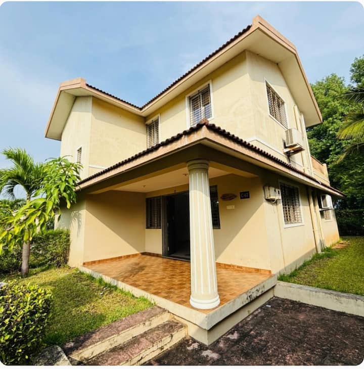 Rustic Countryside Farm Retreat - Surat