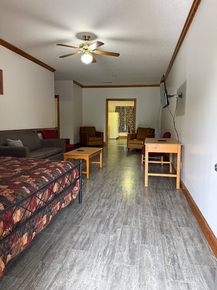 Your Modern Oasis, Relaxing Living Close To City. - Broadway, NC