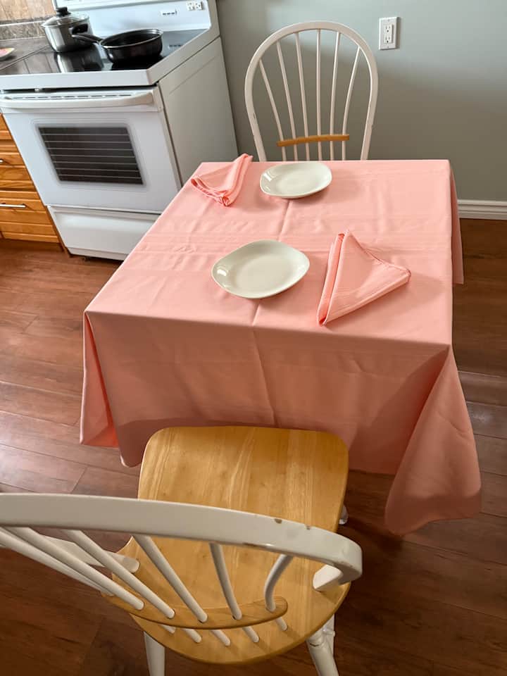 1 Bedroom Suite In Aurora | Ensuite & Parking - Aurora