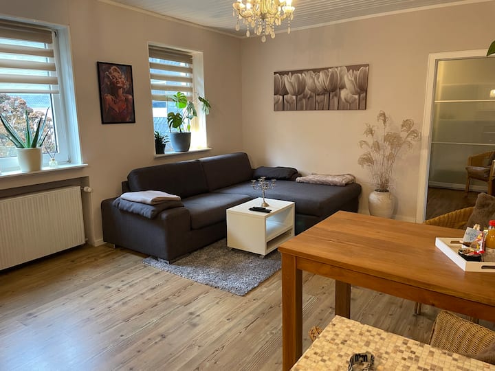 Zentrale & Gemütliche Wohnung Mit Eigenem Eingang - Wermelskirchen