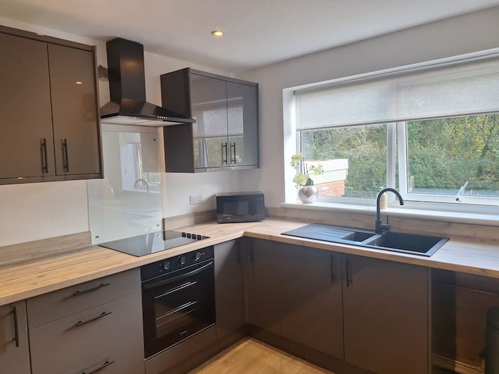 The Coach House - Pontypridd