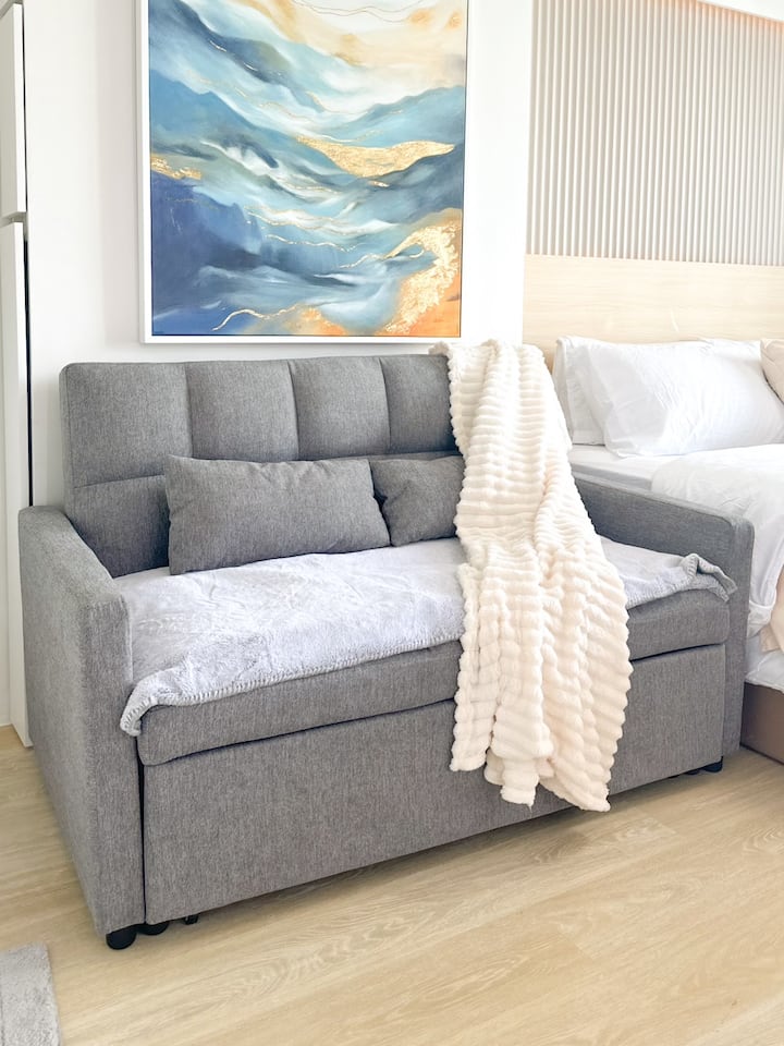 Cozy Maru - Azure Resort Upto 4 Pax W/ Beach View - Parañaque