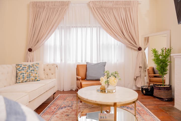 House Of Gladness In Rosebank| Near Sandton - Johannesburgo