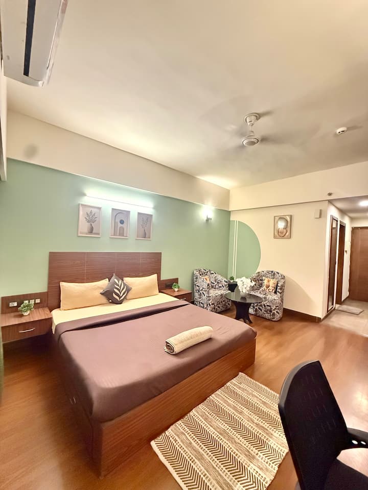 The Regaliaas 4.0 Luxury Studio Flat - Dehradun