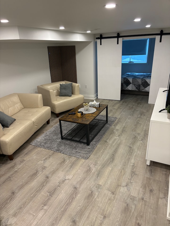 Cozy @ 151! - Toronto