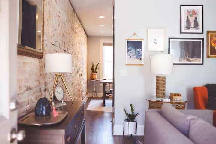 Cozy Italian Village Gem | Steps To Dining & Bars - Columbus, OH