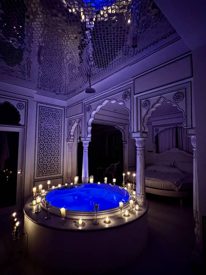 The Princess Suite W Hottub | 2d Lallujiluxe - Jaipur