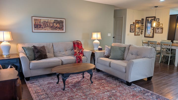 Cozy Home, Close To Amenities - Ozark, MO