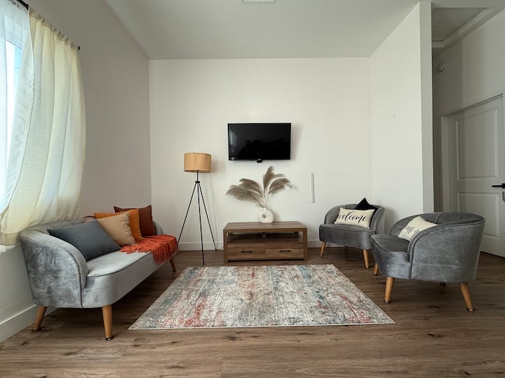 Cute And Cozy 2 Bedroom In Peaceful Burbank - Burbank, CA