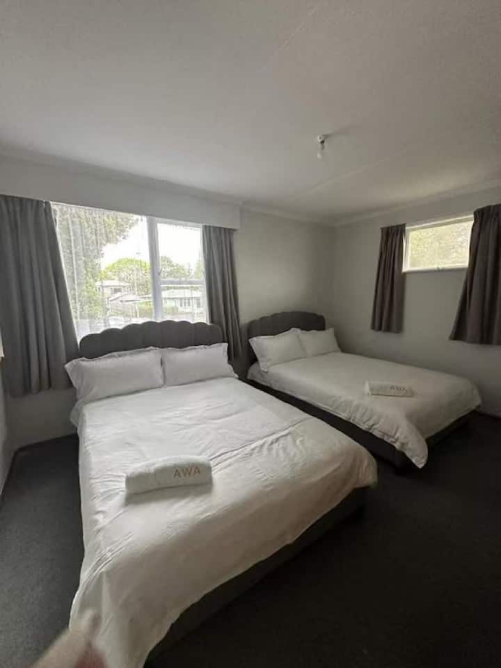 3 Bedrooms House,77 Slacks Rd - Palmerston North